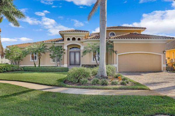Stunning Home With Pool, Spa And Huge Waterview - Marco Island, FL