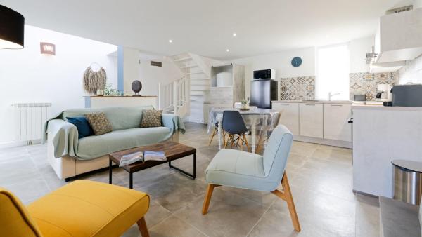 Gîte Famille Climatisé 4-5 Pax, Piscine De La Maison Bleue Du Gers - Samatan