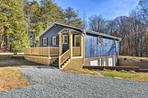 Charming Yadkin Valley Cottage With Deck And Yard - Lewisville, NC