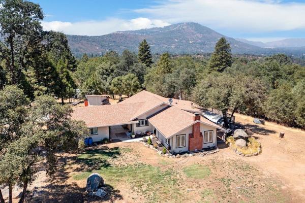 Bear Den - Oakhurst, CA