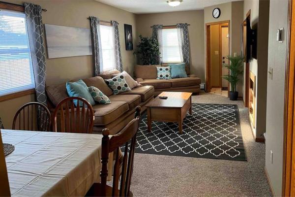 Close To Duluth! Centrally Located-lake Superior Minutes Away! - Lake Superior Zoo, Duluth