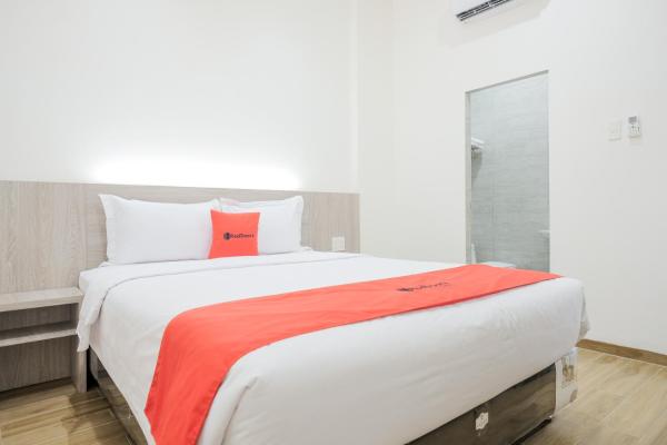 Reddoorz Plus @ Jalan Juanda Medan - Medan