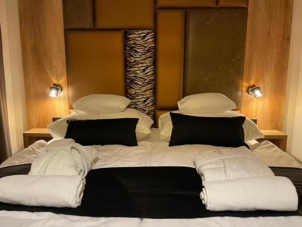 Penthouse Privát Jakuzzival Smeraldo Villa - Siófok