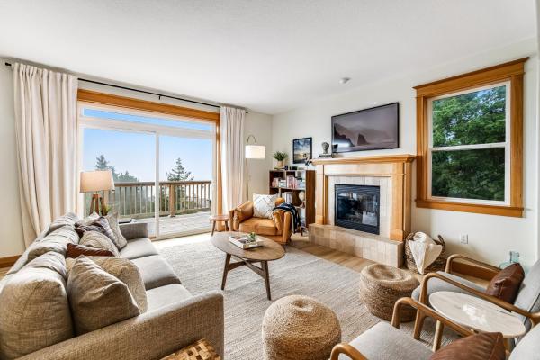 Three Capes Bungalow - Oceanside, OR