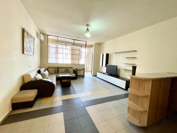 Armenak Apartment 7/1 Nalbandyan - 耶烈萬