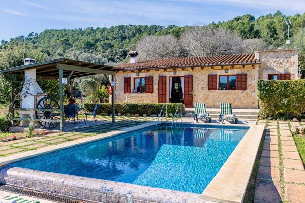 Quaint Mallorca Villa | Eu Clos | 2 Bedrooms | Private Pool & Outdoor Bbq Area | Alcudia - Majorca