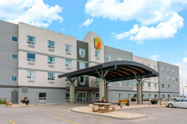 Super 8 By Wyndham Winnipeg East Mb - Winnipeg