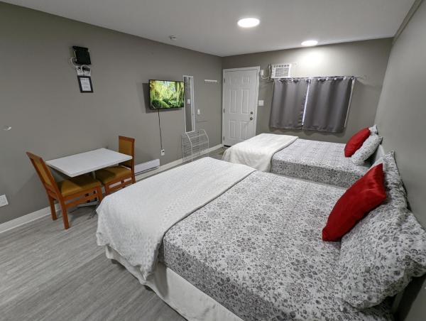 Queen Bed & Kitchenette + Tv & High Speed Wifi - Medicine Hat