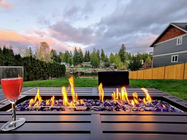 Lakefront Getaway Near Crystal Mountain & Rainier - Puyallup, WA