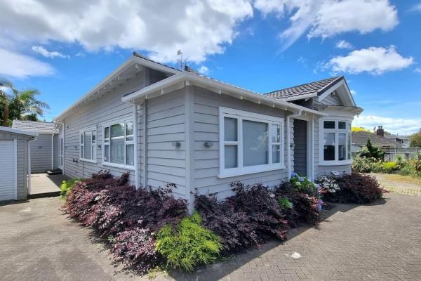 Spacious 5-bedroom Bungalow In Remuera W Parking - Auckland