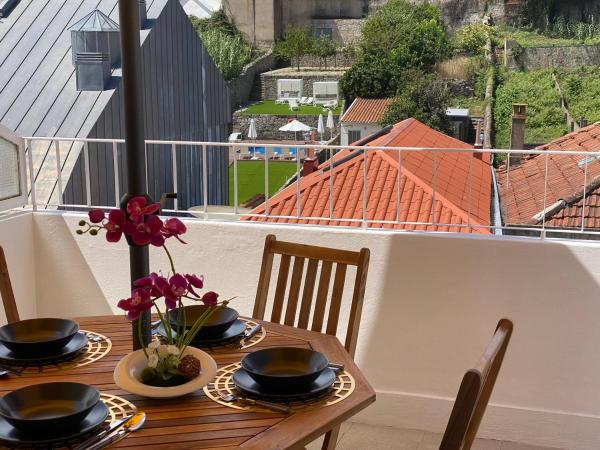 Apartamento Com Patio Na Rua Principal Da Cidade - Canidelo