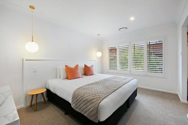 Mediterranean-inspired Surfers Paradise Escape - Surfers Paradise