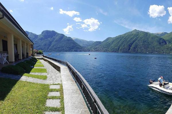 Directly On The Lake Paganini Flats In Lezzeno - Menaggio