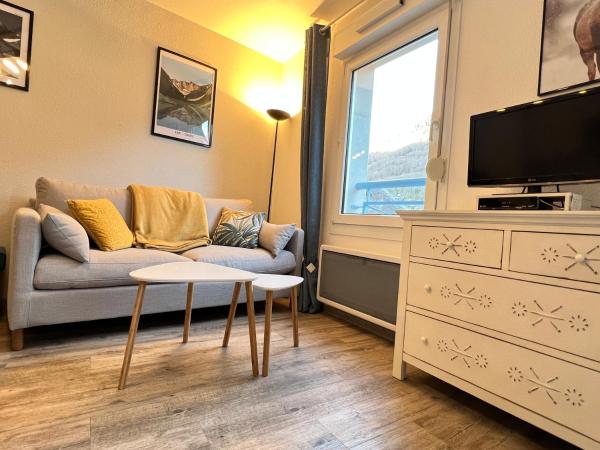 Centre Ville, T2 Avec Terrasse Et Parking Couvert. - Cauterets