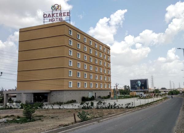 Oaktree Hotel - Morbi