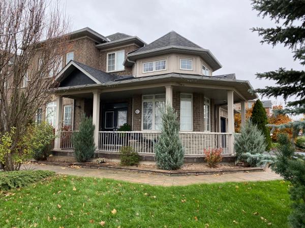 Aurora Executive Upscale Residence Three Bedrooms Three And Half Bathrooms - Ontario