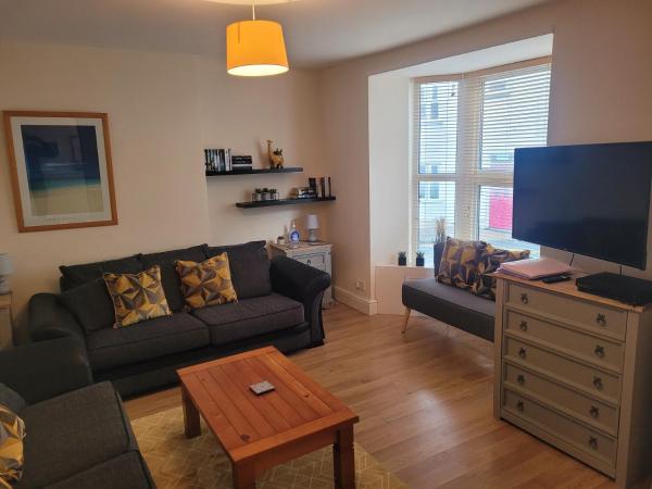 Large 5 Bed Town-centre Home Close To The Beach, Sleeps 9 - Aberystwyth