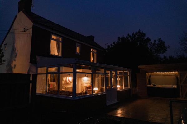 Hot Tub Pet Friendly Luxury Cosy Cottage, Near Withernsea And Patrington - Lincolnshire
