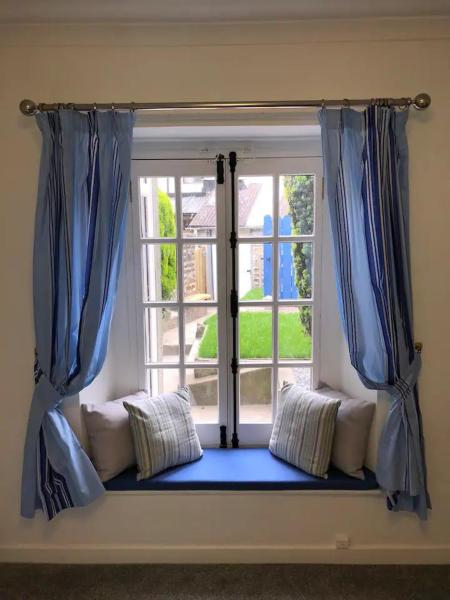 The Retreat @ The Old Smithy, Colebrook Village - Plymouth