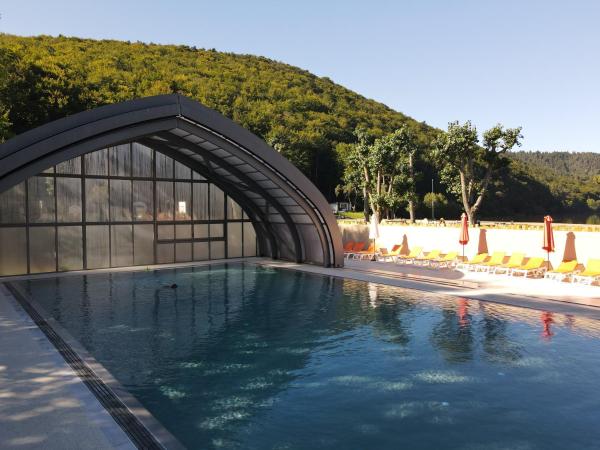 Camping Domaine Du Lac Chambon - Picherande