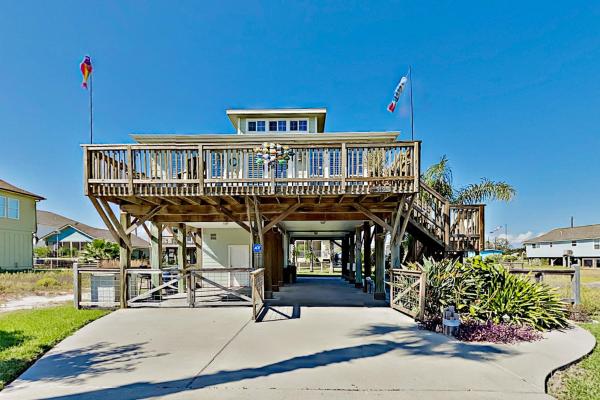 Festive Beach Retreat - Rockport, TX