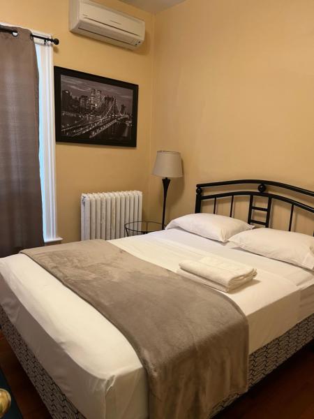 Adas Guesthouse - Toronto