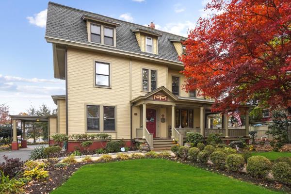 Debary Inn - Morristown, NJ