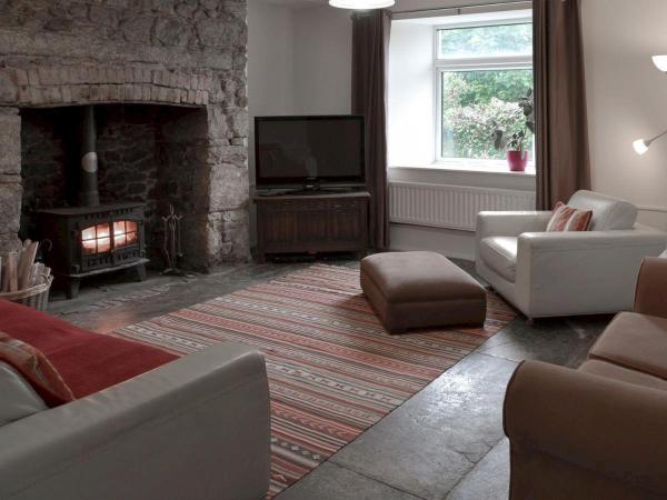 The Old Farmhouse At Mena - Bodmin