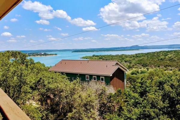 Canyon Lake Home With Breathtaking View - Canyon Lake, TX