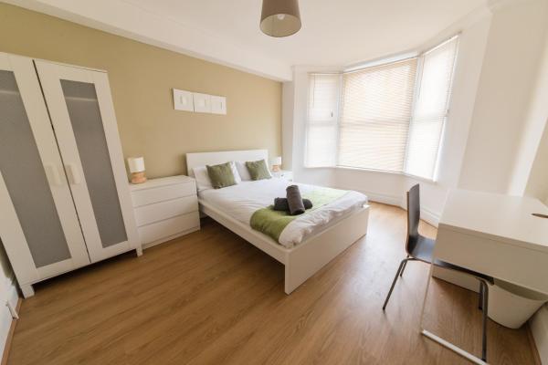 Modern, Spacious Home Ideal For Work Teams And Groups - Aéroport de Londres Luton (LTN)