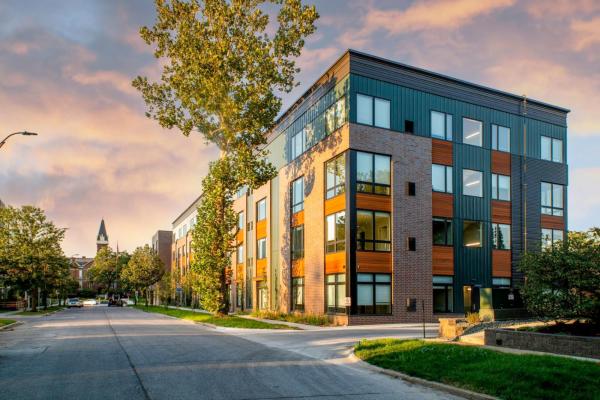 Sleepover Studio Apartments Des Moines - Des Moines, IA