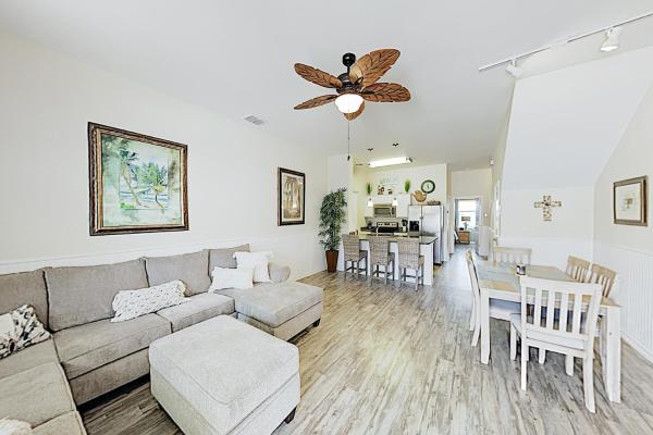 Leeward Manor - Corpus Christi, TX