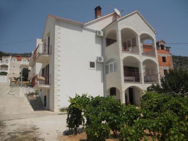 Apartment In Bol With Sea View, Terrace, Air Conditioning, Wifi 3831-2 - Brač
