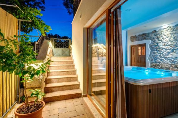Villa Valentina - Luxurious Holiday For 9 People With Xxl Pool And Whirpool - Kroatien