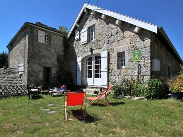 Gîte Nature Au Chambon-sur-lignon: Terrasse, Wifi, Proche Activités Et Commerces - Fr-1-582-137 - Le Chambon-sur-Lignon