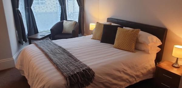 Lockinbar Holiday Apartments - Tenby