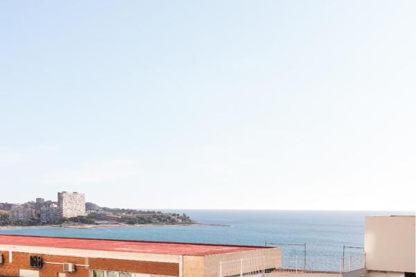 Spacious Beachside Apartment With Beautiful Sea Views - Alicante