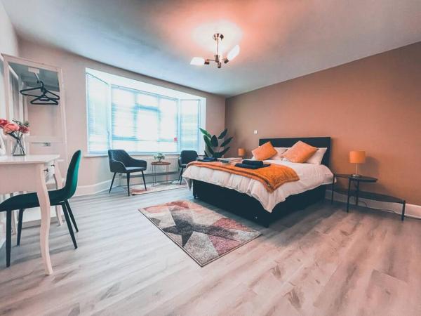 Modern 3 Ground Floor Parking And Garden -