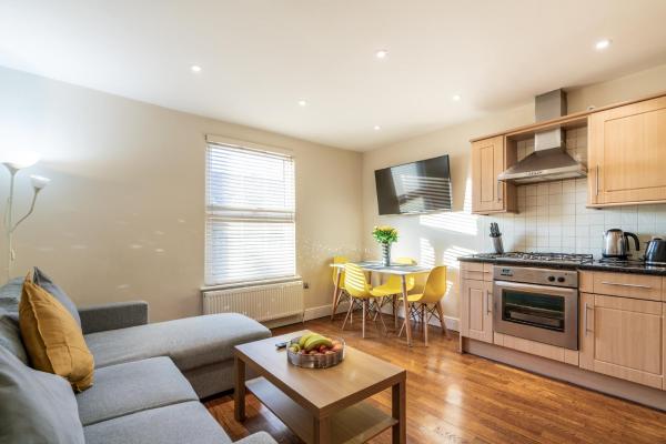One Bedroom Flat In Bush Hill Park - Enfield, UK