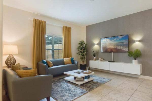 Townhome W Pool Near Disney & Orlando Attractions - Florida