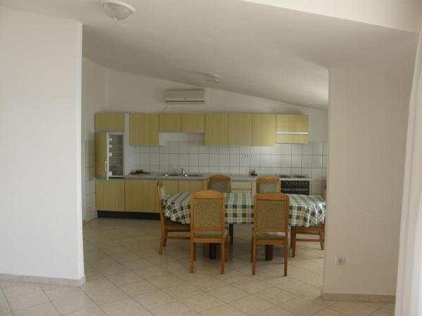 Apartments Ivan In Duce (900) - Omiš