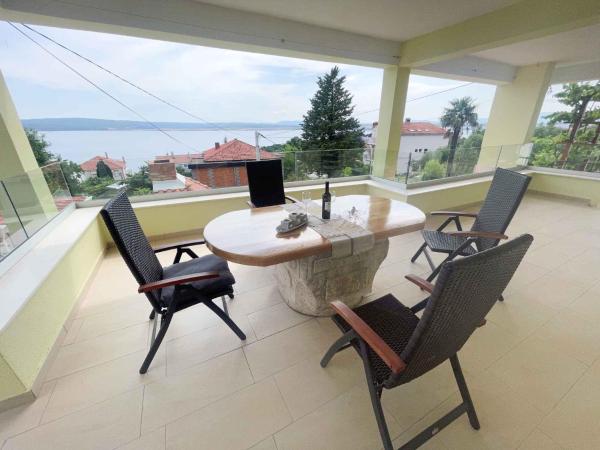 Apartment In Dramalj 42058 - Selce