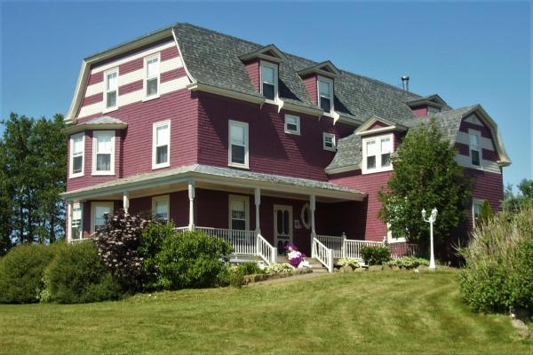 Hillcrest Hall Country Inn - Cape Breton Island