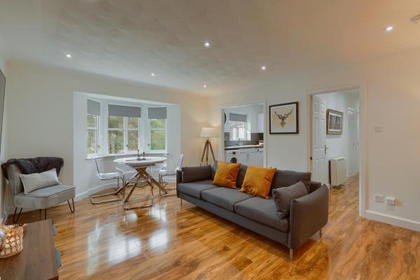 3 Bedroom Windsor Garden Apartment By Gleneagles - Gleneagles