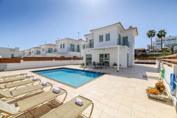 Sunrise Bay Villa #4 - Charming Protaras Centre Getaway - Fig Tree