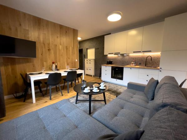 Urban Apartments Premium No 3, Free Private Parking, Self Check-in - Katowice