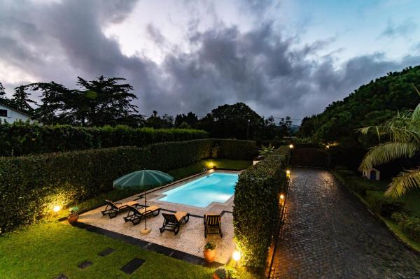 Casa Do Pinheiro With Shared Swimming Pool - Azores
