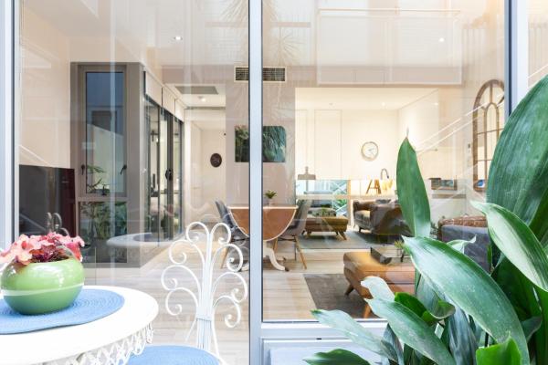 The Port Melbourne Experience - Melbourne