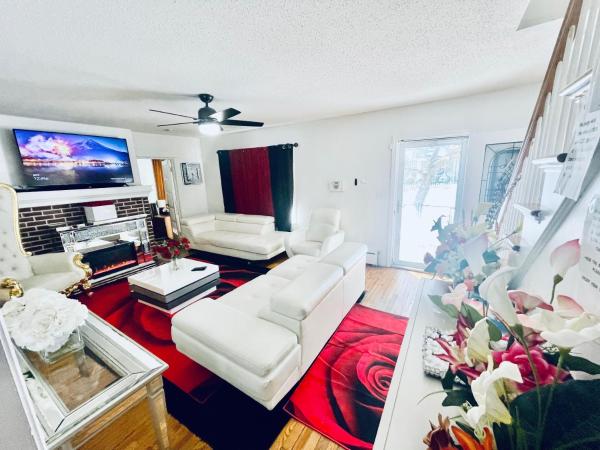 Fearlessrose Vacation Rental 89 - Springfield, MA