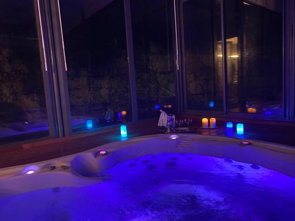 Château Spa Art Déco-aile Ouest Et Pavillon-à 3km Giverny-maison Monet-séjour Privatisé-famille-amis-randonnées Touristiques-le Vexin-parc Enfants-pingpong-piscine ÉTé-options Breakfast-dîner-billard-jacuzzi-sauna-fitness-hamman-pour 2nuits 1hspa Offerte! - Giverny